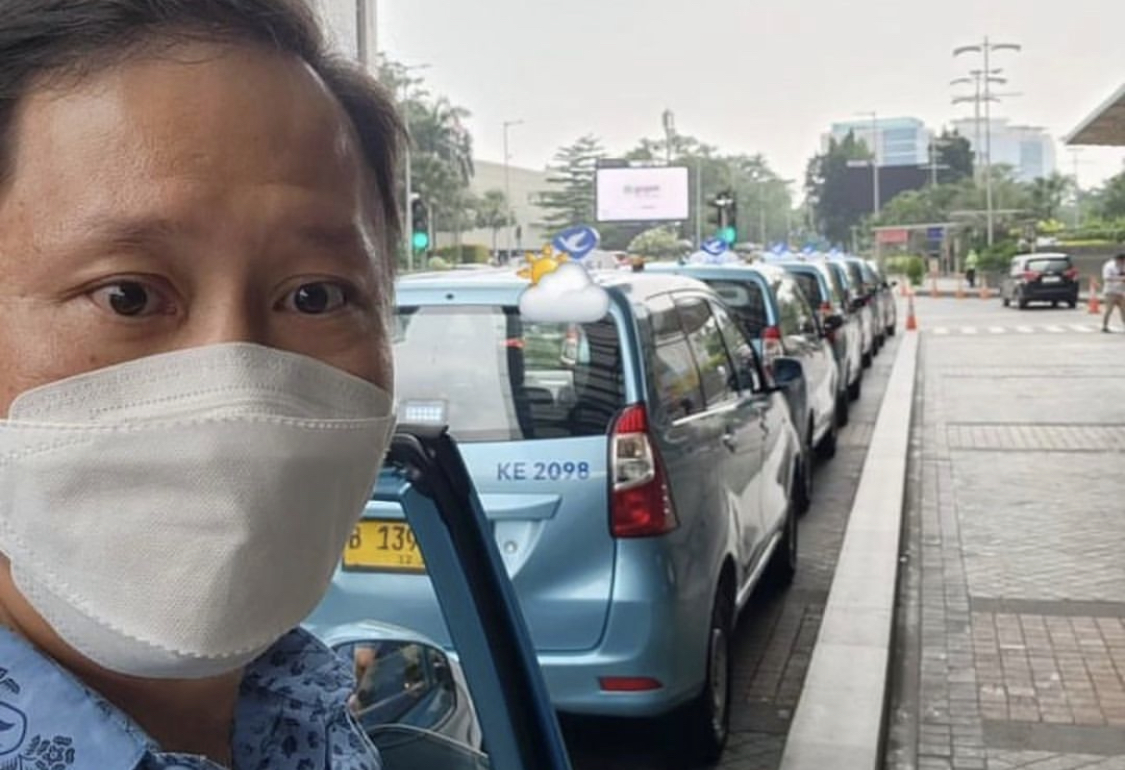 Curi Perhatian Publik, CEO Blue Bird Blusukan Jajal Jadi Sopir Taksi ...